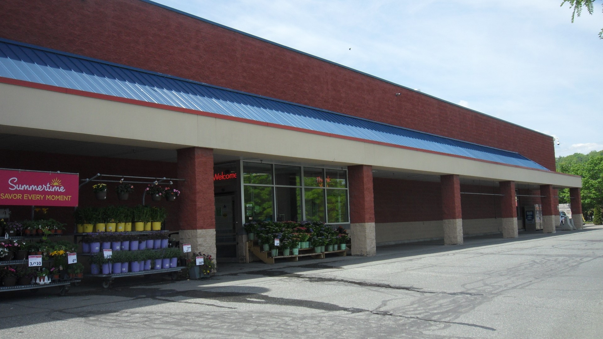 Valley Square Shopping Center